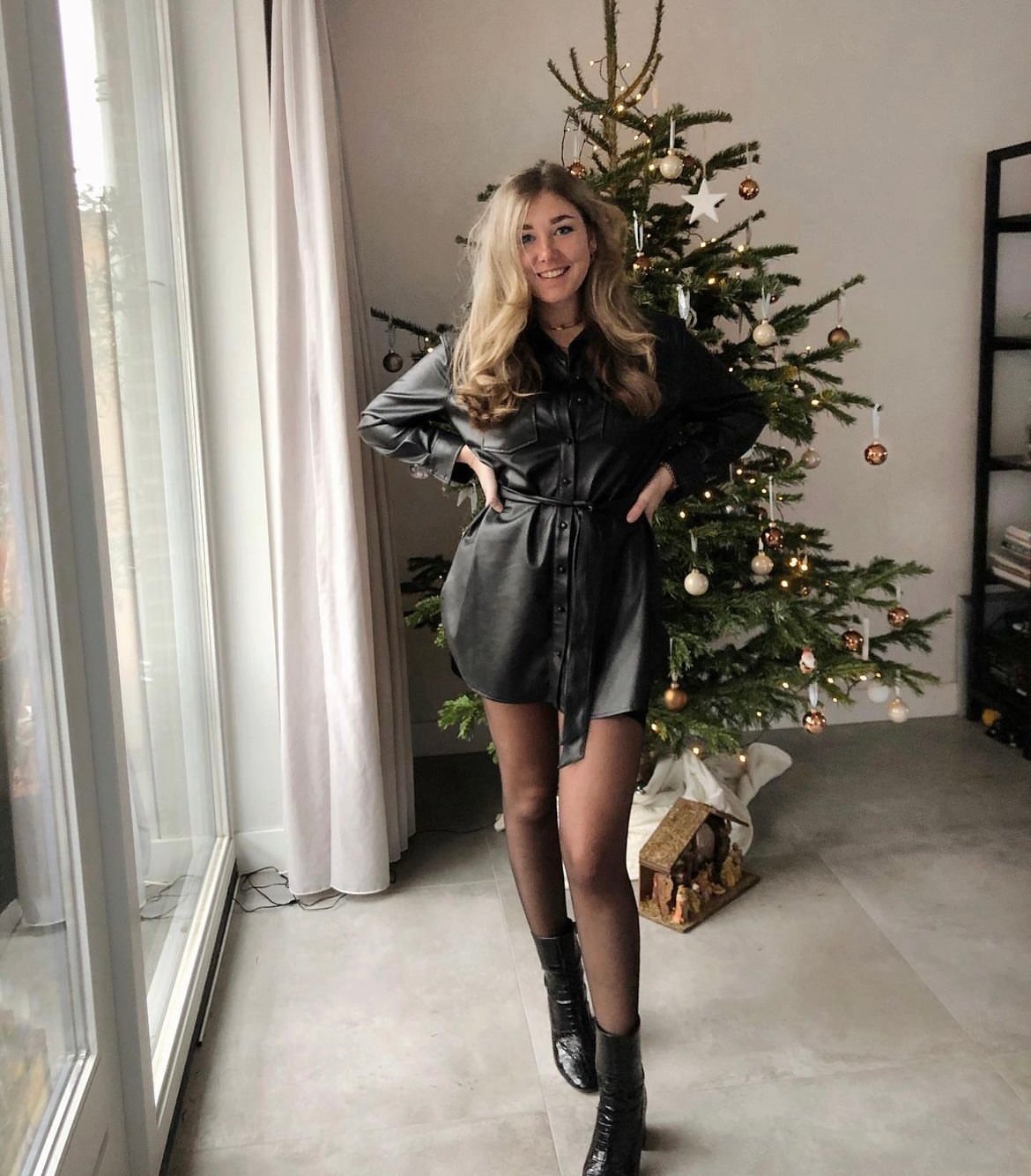 20 Classy Christmas Outfit Ideas That You Will Love - Hastralys